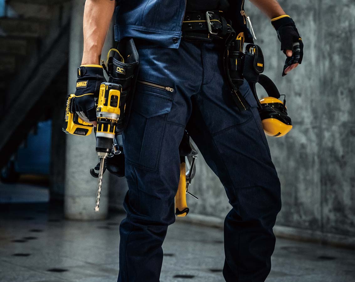 バートル 1702 BURTLE 日本製TCソフトツイル素材 帯電防止カーゴパンツ【秋冬用】 - 作業服のカスタマイズ専門店【カスタマイズプロ】 激安通販で刺繍・縫製・プリントを提供